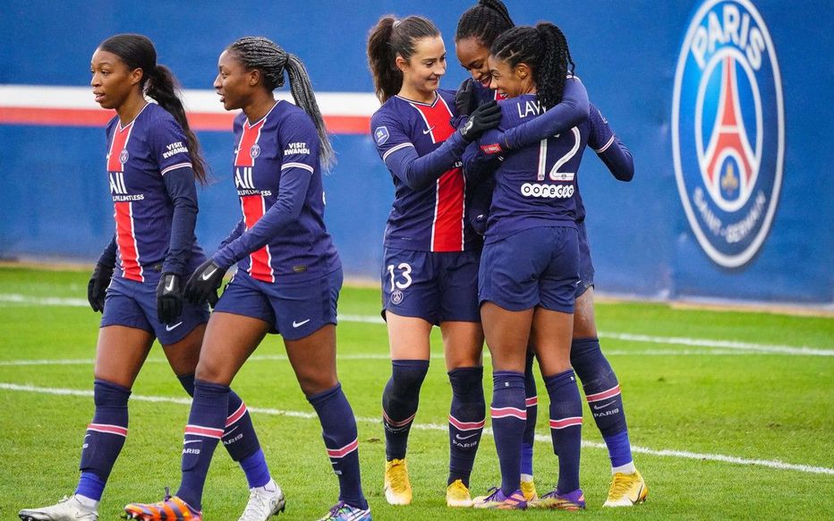 Les joueuses du PSG championnes de France - Métropolitaine